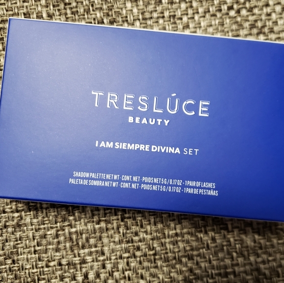 Tresluce | Makeup | Eyeshadow And Lashes Set | Poshmark